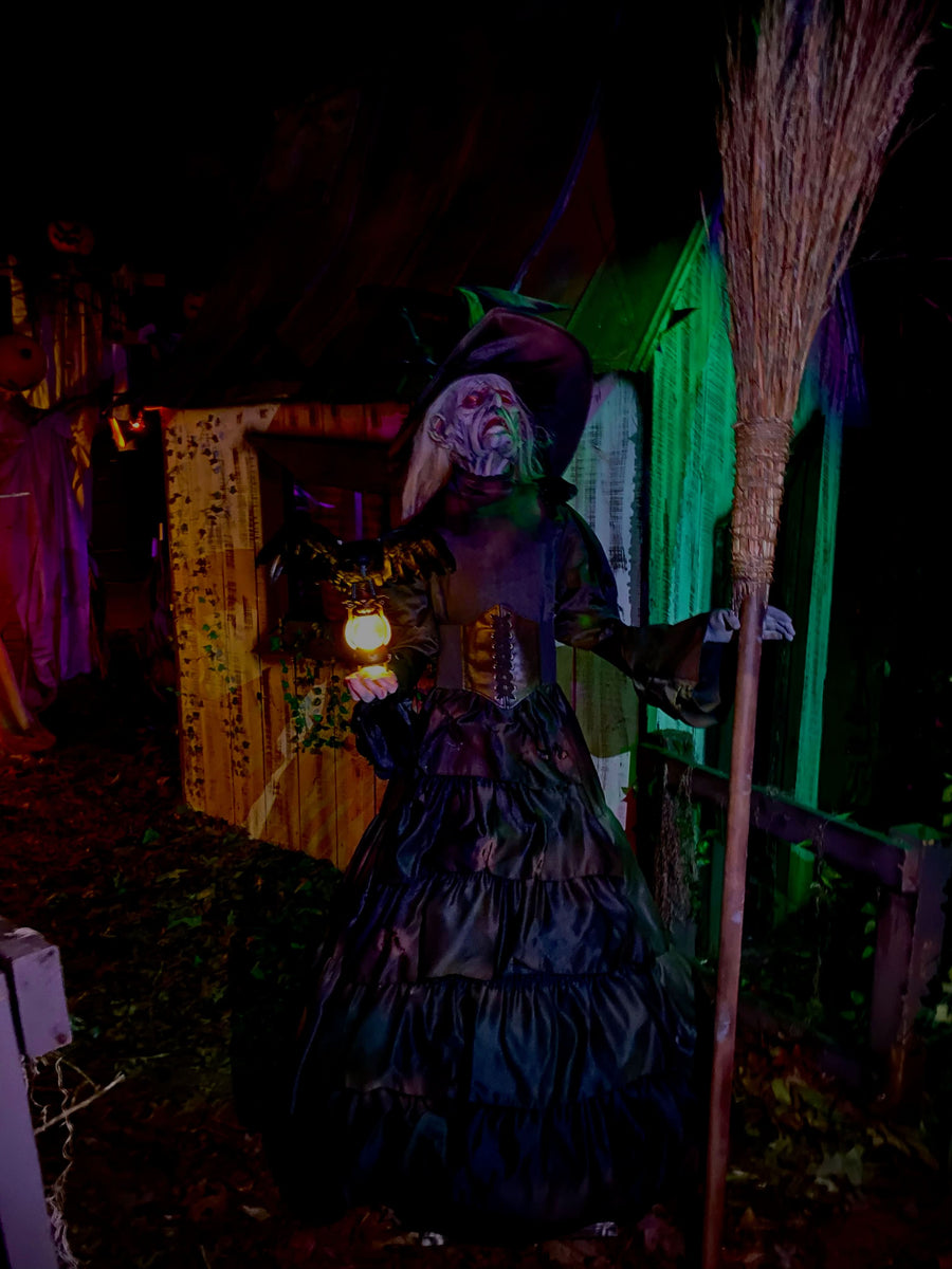 The Walker Statue | Haunted House Statue | Zombie Prop – The Horror Dome