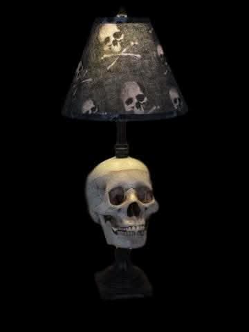 "Desk Lamp with Life-size Skull and Bone Shade" Haunted House Lighting ...