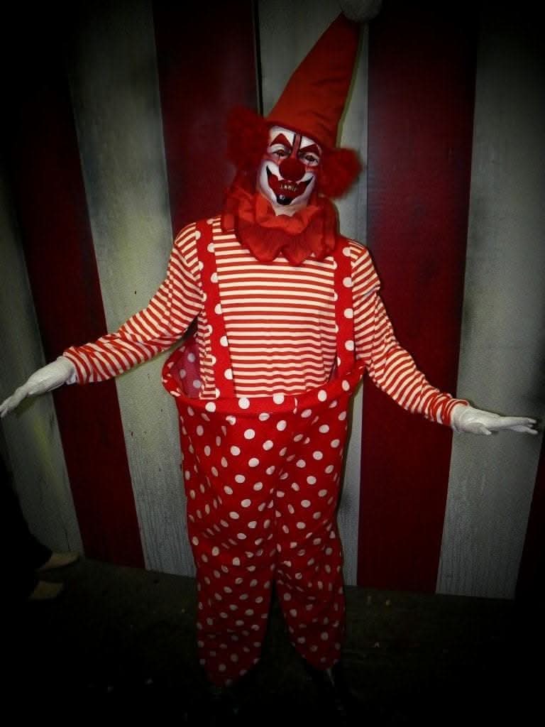 "Rebo the Killer Clown" Full Size Halloween Prop – The Horror Dome