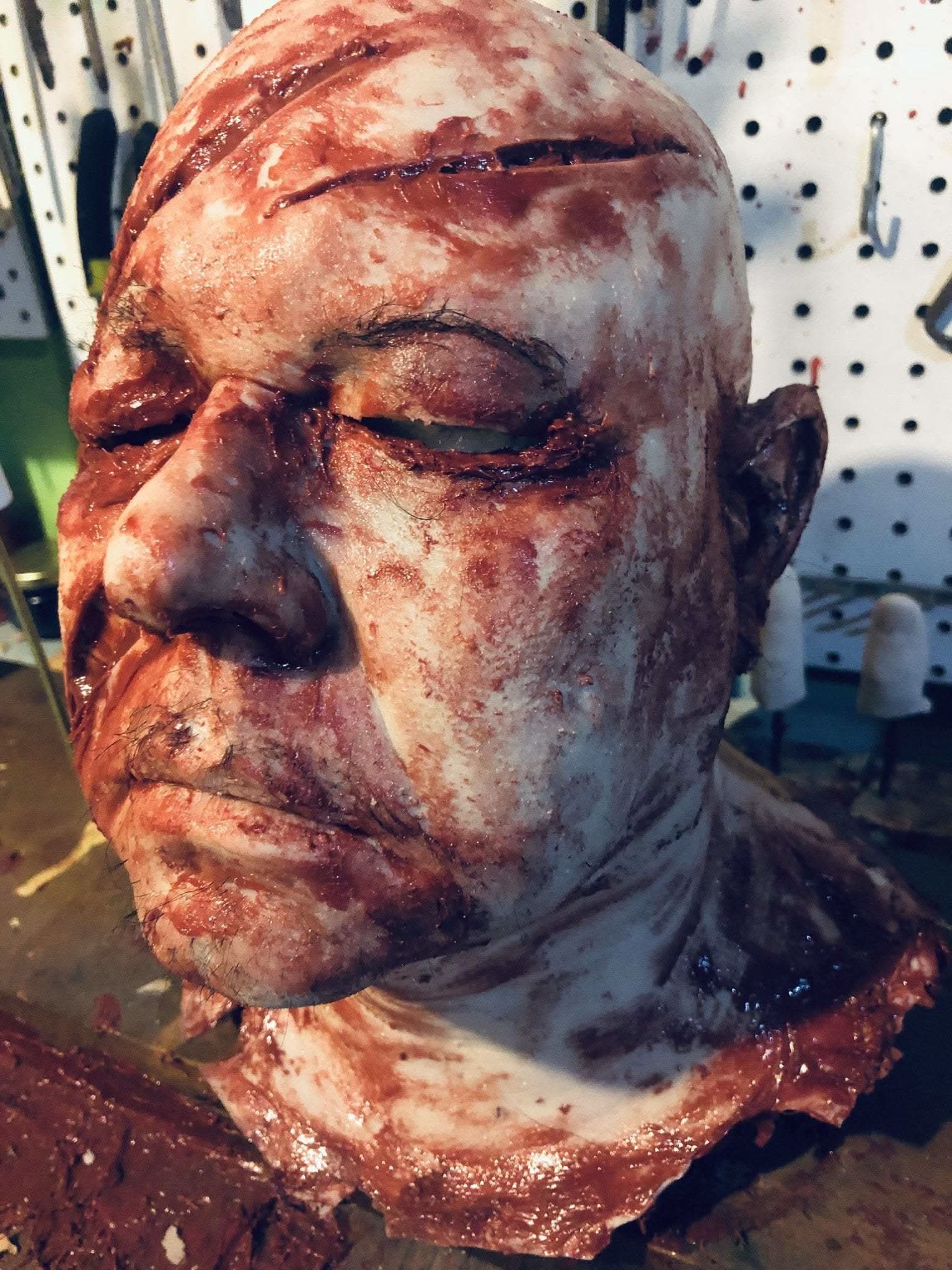 "Silicone Severed Head" Gory Halloween Prop – The Horror Dome