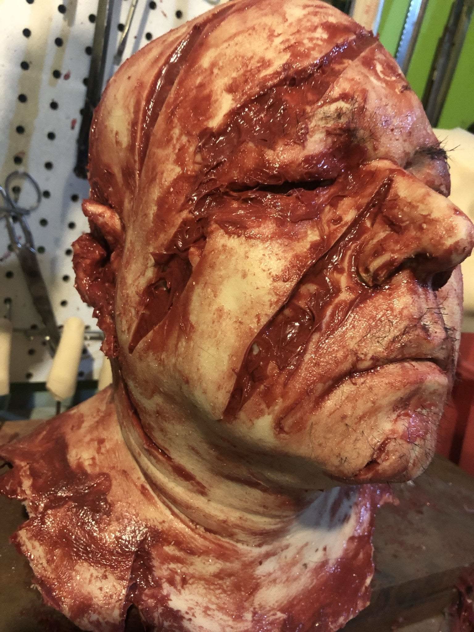 "Silicone Severed Head" Gory Halloween Prop – The Horror Dome